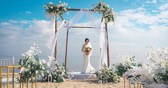 Custom Girlfriend - Game hẹn hò Bạn gái robot - Download.com.vn